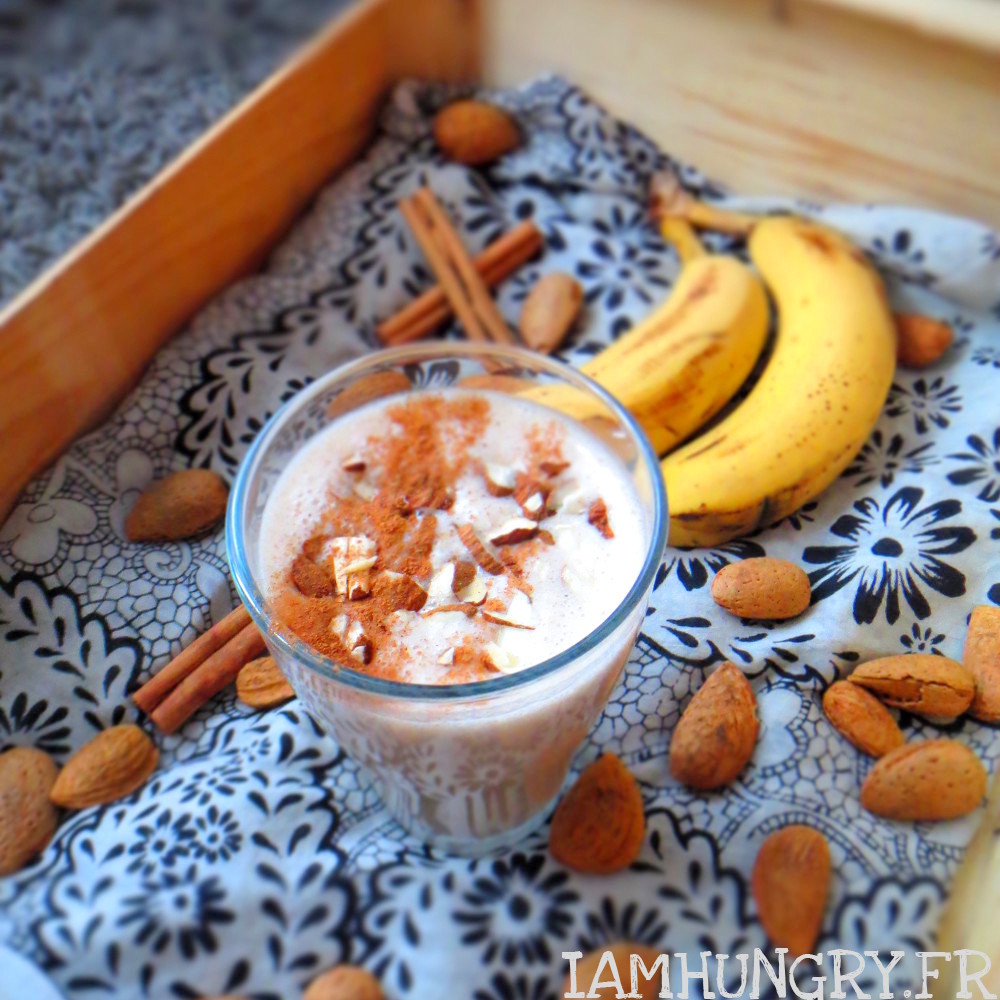 Smoothie bananes amandes et épices- IAMHUNGRY